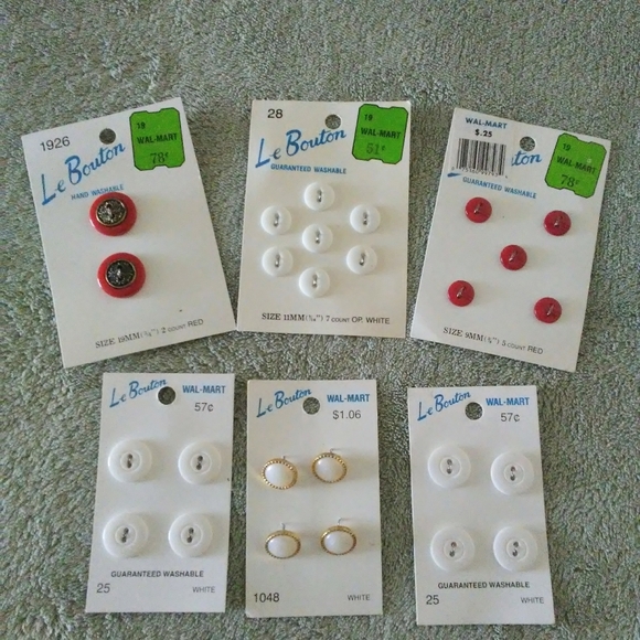 Le Bouton | Office | Vintage Le Bouton 59 Buttons | Poshmark